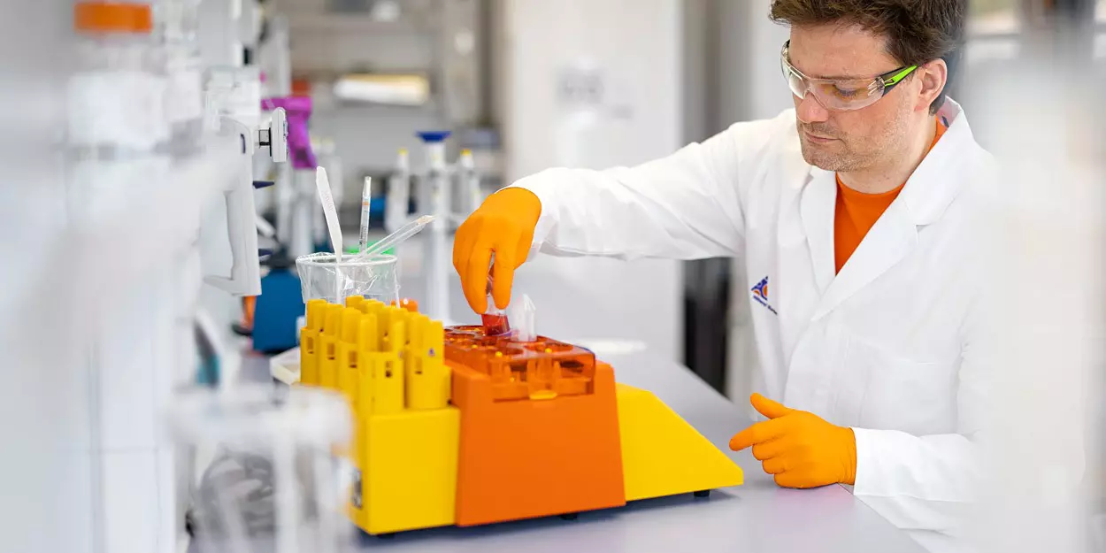 Cardiomyocyte differentiation from PSCs | Workflow solutions | Miltenyi ...