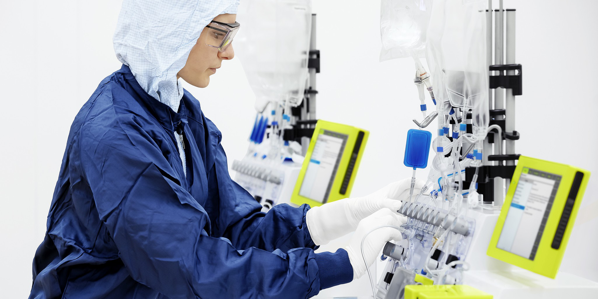 GMP cell manufacturing | Clinical manufacturing | CliniMACS | Miltenyi ...