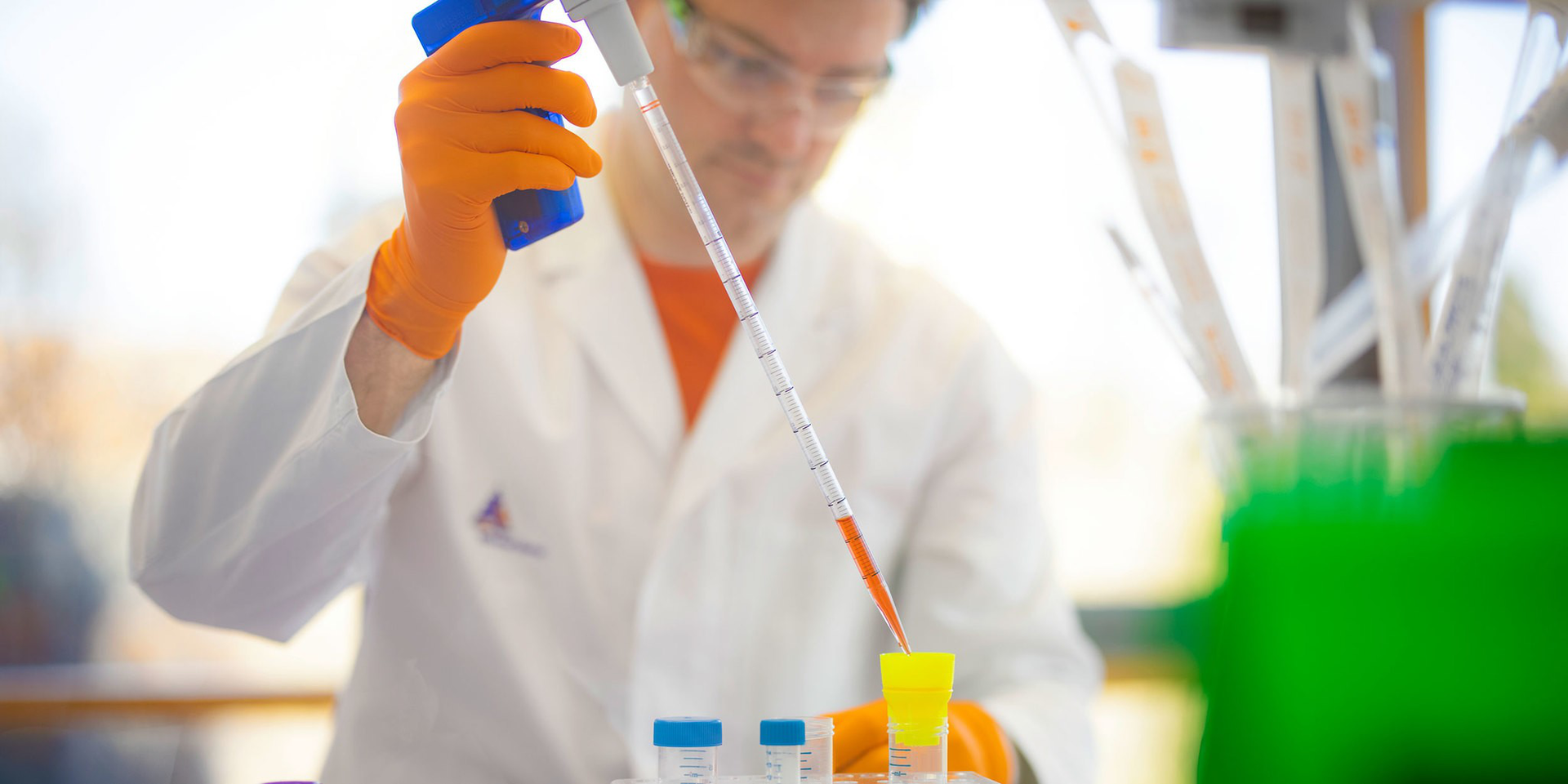 Blood dendritic cells manufacturing | Biotin labeling | Miltenyi ...