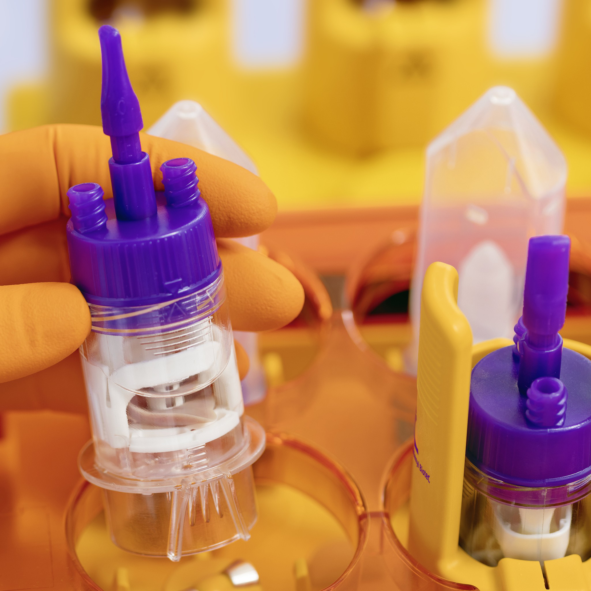 gentleMACS™ Octo Dissociator with Heaters | Miltenyi Biotec | Österreich